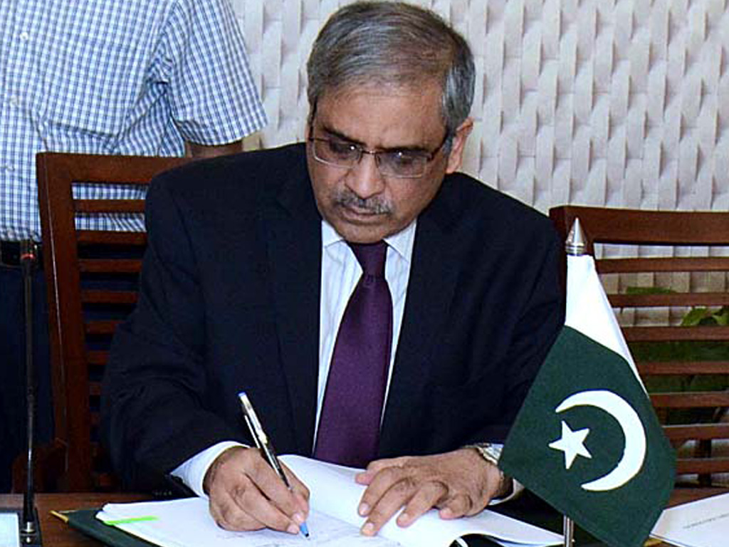 Pakistan has steered itself out of financial crisis: SBP governor ...