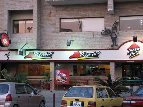 Pizza Hut is set to be sold. But what went wrong with the fast food ...