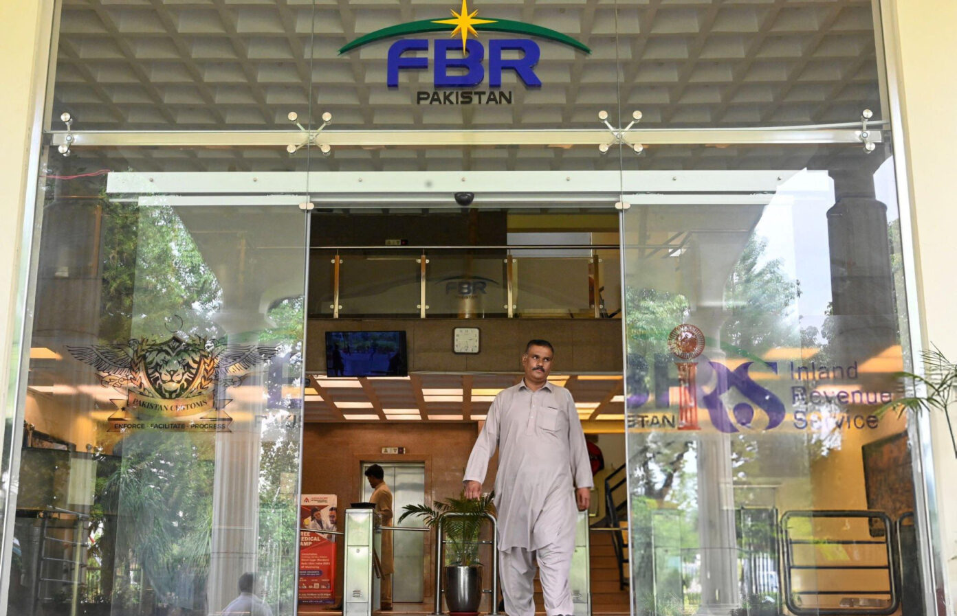 FBR implements faceless customs assessment system at Karachi port ...