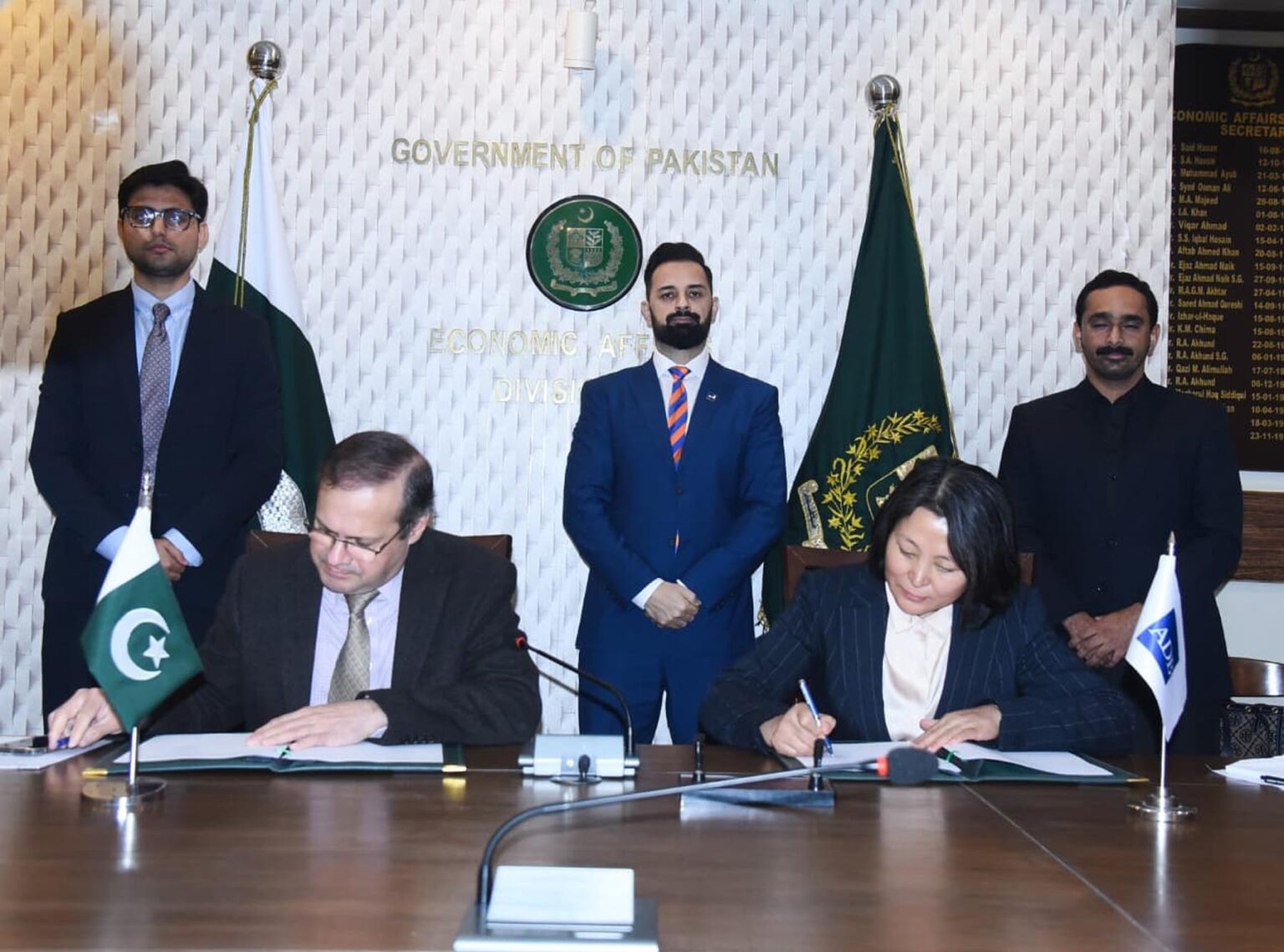 Pakistan, ADB sign $304.5m deals for coastal protection in Sindh ...